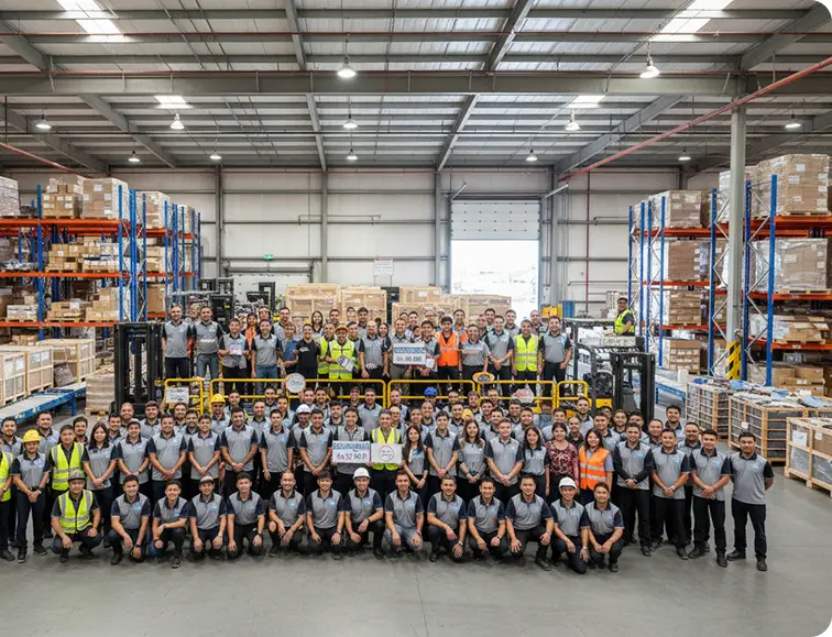Working in our warehouse | Van der Helm | Logistics